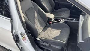 White Volkswagen Golf 2020 in Jonava, with an engine capacity of 1.50 L and mileage of 146 thousand km for 11800 €, photo 20 on AUTOMOTO.COM.LV