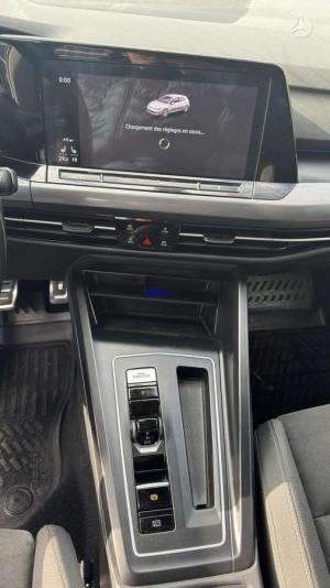 White Volkswagen Golf 2020 in Jonava, with an engine capacity of 1.50 L and mileage of 146 thousand km for 11800 €, photo 23 on AUTOMOTO.COM.LV