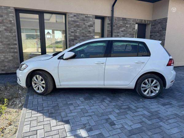 Balts Volkswagen Golf 2020 Kauņa, ar dzinēja tilpumu 1.50 L un nobraukumu 67 tūkst. km par 3500 €, foto 1 vietnē AUTOMOTO.COM.LV