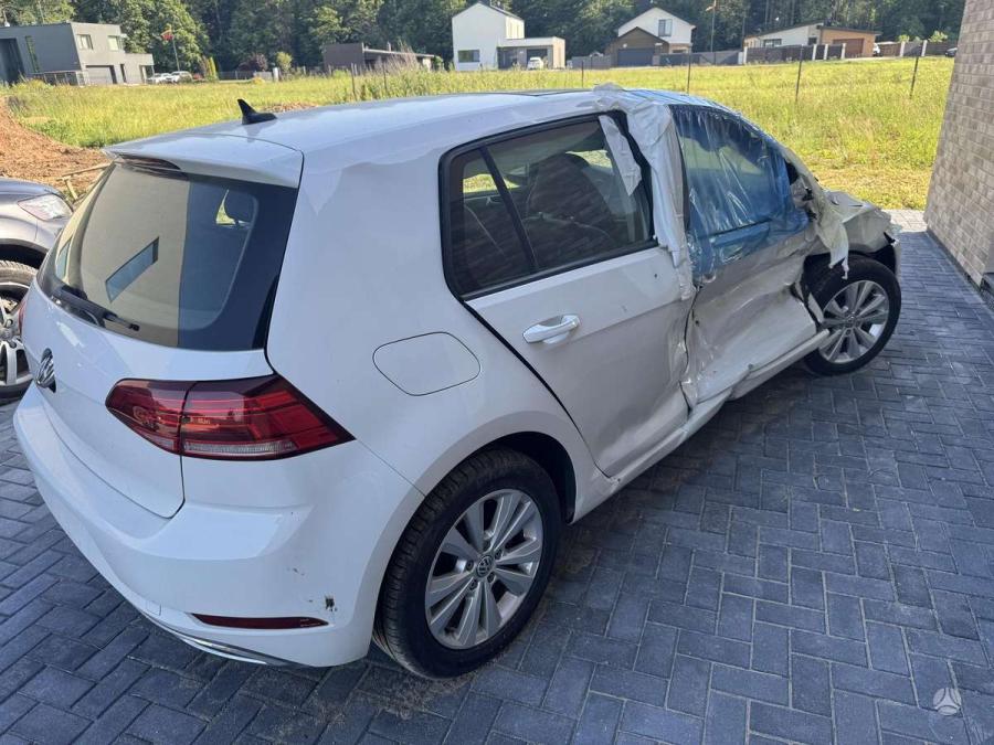 Balts Volkswagen Golf 2020 Kauņa, ar dzinēja tilpumu 1.50 L un nobraukumu 67 tūkst. km par 3500 €, foto 6 vietnē AUTOMOTO.COM.LV