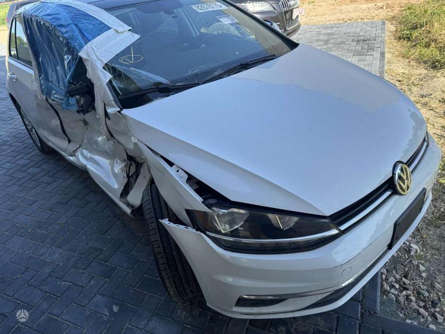 Balts Volkswagen Golf 2020 Kauņa, ar dzinēja tilpumu 1.50 L un nobraukumu 67 tūkst. km par 3500 €, foto 7 vietnē AUTOMOTO.COM.LV