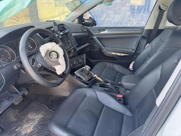 Balts Volkswagen Golf 2020 Kauņa, ar dzinēja tilpumu 1.50 L un nobraukumu 67 tūkst. km par 3500 €, foto 7 vietnē AUTOMOTO.COM.LV