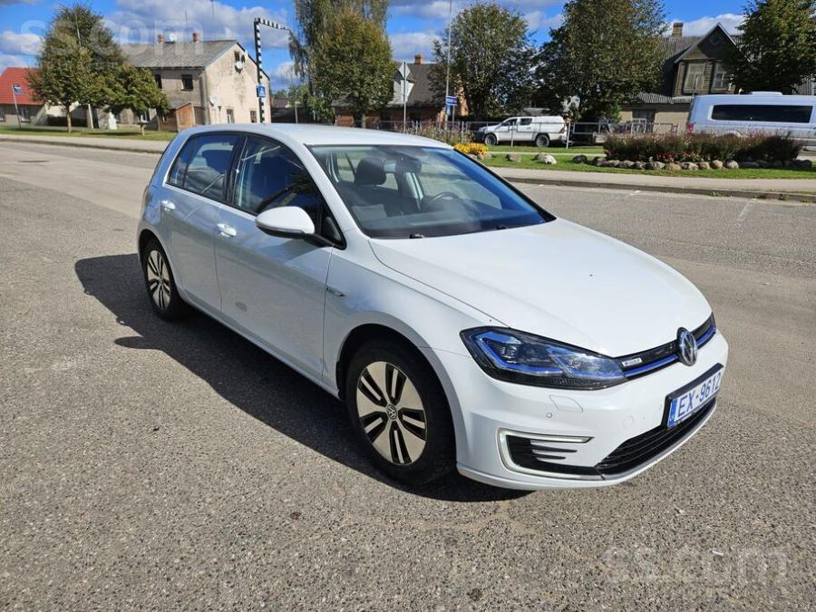 White Volkswagen Golf 2020 in Preili, with an engine capacity of 2.00 L and mileage of 63 thousand km for 12999 €, photo 1 on AUTOMOTO.COM.LV