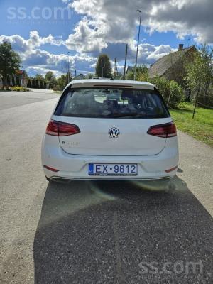 White Volkswagen Golf 2020 in Preili, with an engine capacity of 2.00 L and mileage of 63 thousand km for 12999 €, photo 4 on AUTOMOTO.COM.LV