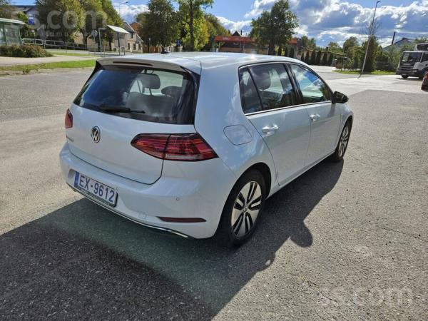 White Volkswagen Golf 2020 in Preili, with an engine capacity of 2.00 L and mileage of 63 thousand km for 12999 €, photo 5 on AUTOMOTO.COM.LV