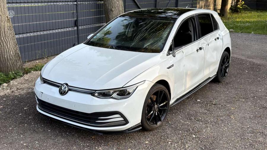 Balts Volkswagen Golf 2020 Jonava, ar dzinēja tilpumu 1.50 L un nobraukumu 140 tūkst. km par 11900 €, foto 12 vietnē AUTOMOTO.COM.LV