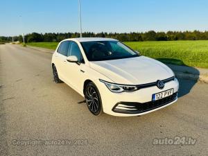 White Volkswagen Golf 2020 in Tallinn, with an engine capacity of 2.00 L and mileage of 71 thousand km for 21000 €, photo 5 on AUTOMOTO.COM.LV