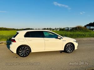 White Volkswagen Golf 2020 in Tallinn, with an engine capacity of 2.00 L and mileage of 71 thousand km for 21000 €, photo 6 on AUTOMOTO.COM.LV