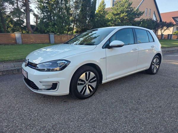 White Volkswagen Golf 2020 in Marijampole, with an engine capacity of 0.00 L and mileage of 60 thousand km for 11950 €, photo 1 on AUTOMOTO.COM.LV