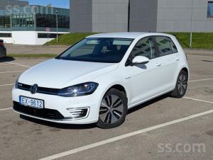 White Volkswagen Golf 2020 in Daugavpils, with an engine capacity of 1.60 L and mileage of 68 thousand km for 11700 €, photo  on AUTOMOTO.COM.LV