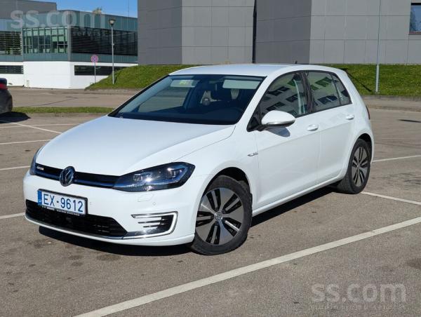 White Volkswagen Golf 2020 in Daugavpils, with an engine capacity of 1.60 L and mileage of 68 thousand km for 11700 €, photo 1 on AUTOMOTO.COM.LV