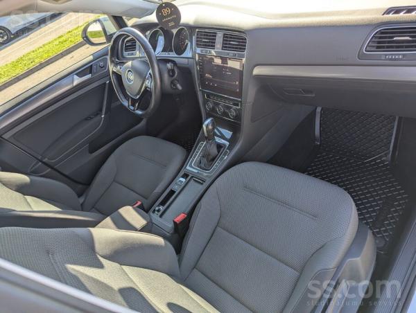 White Volkswagen Golf 2020 in Daugavpils, with an engine capacity of 1.60 L and mileage of 68 thousand km for 11700 €, photo 9 on AUTOMOTO.COM.LV
