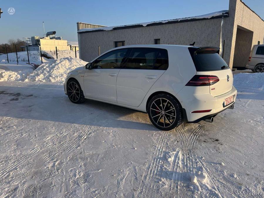 Balts Volkswagen Golf 2021 Tauragė, ar dzinēja tilpumu 1.98 L un nobraukumu 125 tūkst. km par 15000 €, foto 2 vietnē AUTOMOTO.COM.LV