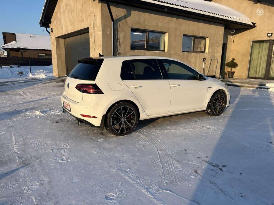Balts Volkswagen Golf 2021 Tauragė, ar dzinēja tilpumu 1.98 L un nobraukumu 125 tūkst. km par 15000 €, foto 5 vietnē AUTOMOTO.COM.LV