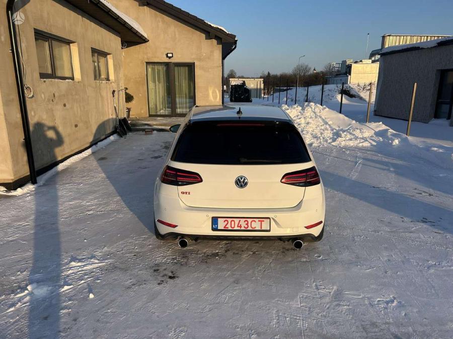 Balts Volkswagen Golf 2021 Tauragė, ar dzinēja tilpumu 1.98 L un nobraukumu 125 tūkst. km par 15000 €, foto 11 vietnē AUTOMOTO.COM.LV