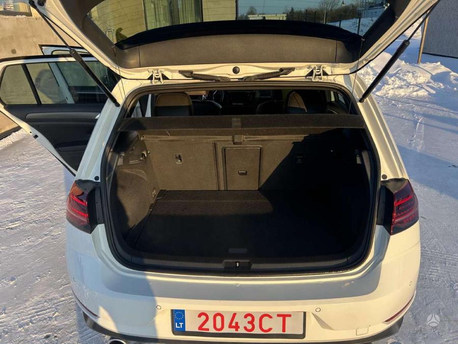 Balts Volkswagen Golf 2021 Tauragė, ar dzinēja tilpumu 1.98 L un nobraukumu 125 tūkst. km par 15000 €, foto 16 vietnē AUTOMOTO.COM.LV