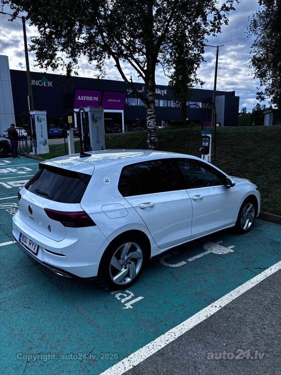 Balts Volkswagen Golf 2021 Tallina, ar dzinēja tilpumu 1.40 L un nobraukumu 76 tūkst. km par 21400 €, foto 3 vietnē AUTOMOTO.COM.LV
