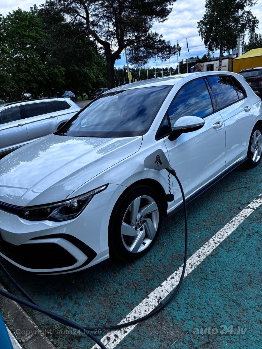 Balts Volkswagen Golf 2021 Tallina, ar dzinēja tilpumu 1.40 L un nobraukumu 76 tūkst. km par 21400 €, foto 5 vietnē AUTOMOTO.COM.LV