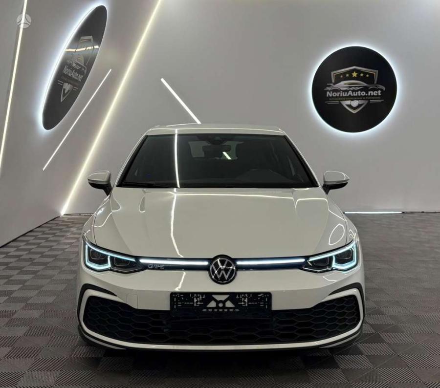 White Volkswagen Golf 2021 in Marijampole, with an engine capacity of 1.40 L and mileage of 49 thousand km for 18450 €, photo 22 on AUTOMOTO.COM.LV