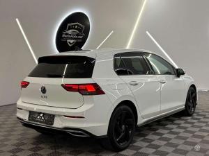 White Volkswagen Golf 2021 in Marijampole, with an engine capacity of 1.40 L and mileage of 49 thousand km for 18450 €, photo 30 on AUTOMOTO.COM.LV