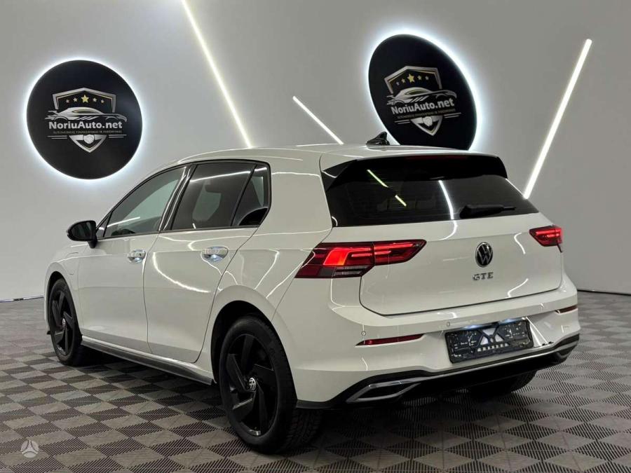 White Volkswagen Golf 2021 in Marijampole, with an engine capacity of 1.40 L and mileage of 49 thousand km for 18450 €, photo 33 on AUTOMOTO.COM.LV