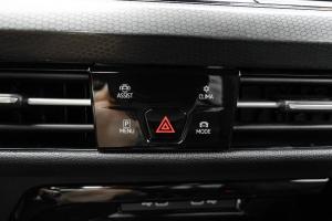 Balts Volkswagen Golf 2022 Rīga, ar dzinēja tilpumu 1.40 L un nobraukumu 95 tūkst. km par 20950 €, foto 18 vietnē AUTOMOTO.COM.LV