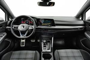 Balts Volkswagen Golf 2022 Rīga, ar dzinēja tilpumu 1.40 L un nobraukumu 95 tūkst. km par 20950 €, foto 32 vietnē AUTOMOTO.COM.LV