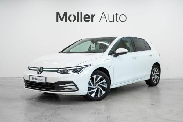 White Volkswagen Golf 2022 in Vilnius, with an engine capacity of 1.40 L and mileage of 120 thousand km for 18900 €, photo 5 on AUTOMOTO.COM.LV