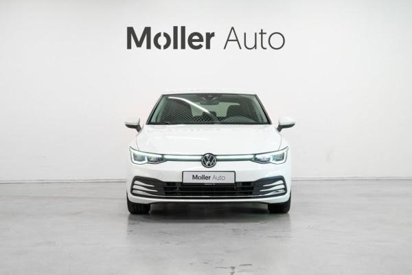 White Volkswagen Golf 2022 in Vilnius, with an engine capacity of 1.40 L and mileage of 120 thousand km for 18900 €, photo 9 on AUTOMOTO.COM.LV