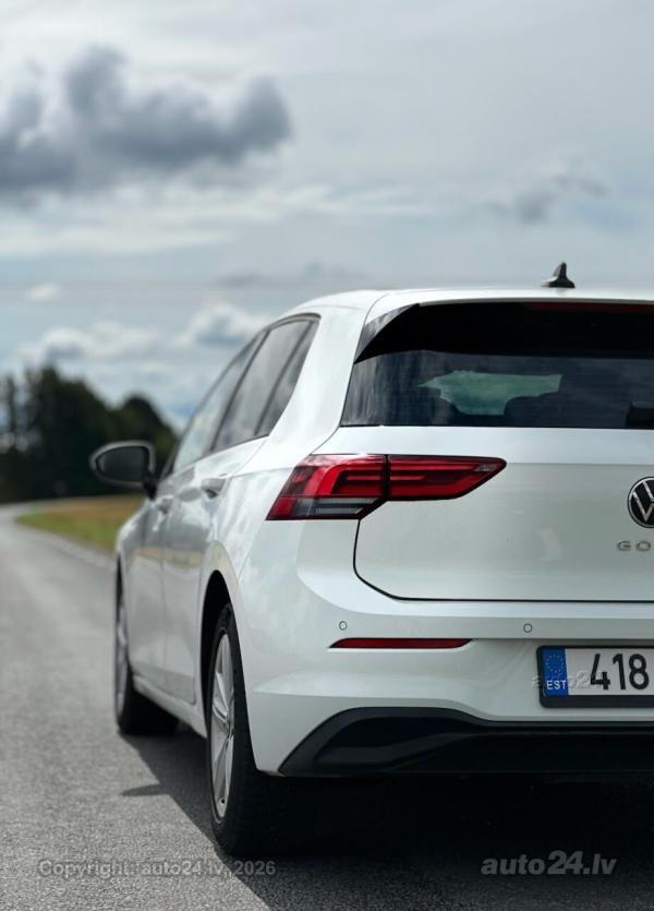 White Volkswagen Golf 2022 in Tartu, with an engine capacity of 2.00 L and mileage of 225 thousand km for 13990 €, photo 9 on AUTOMOTO.COM.LV