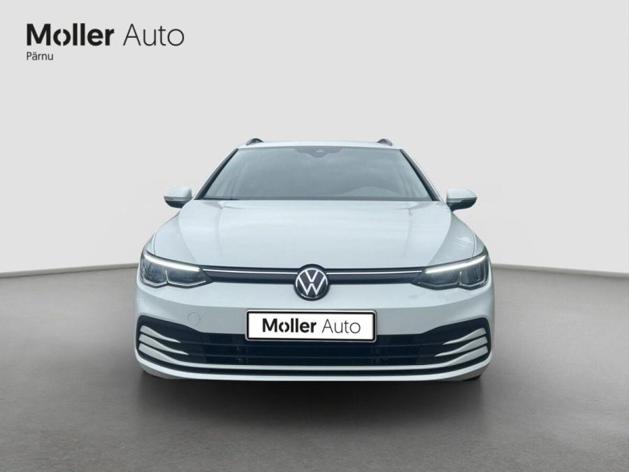 Balts Volkswagen Golf 2023 Pērnava, ar dzinēja tilpumu 1.50 L un nobraukumu 120 tūkst. km par 18900 €, foto 4 vietnē AUTOMOTO.COM.LV