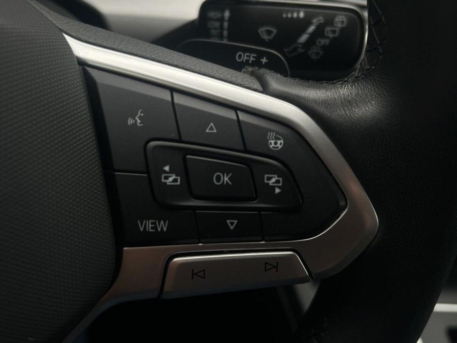 Balts Volkswagen Golf 2023 Pērnava, ar dzinēja tilpumu 1.50 L un nobraukumu 120 tūkst. km par 18900 €, foto 17 vietnē AUTOMOTO.COM.LV