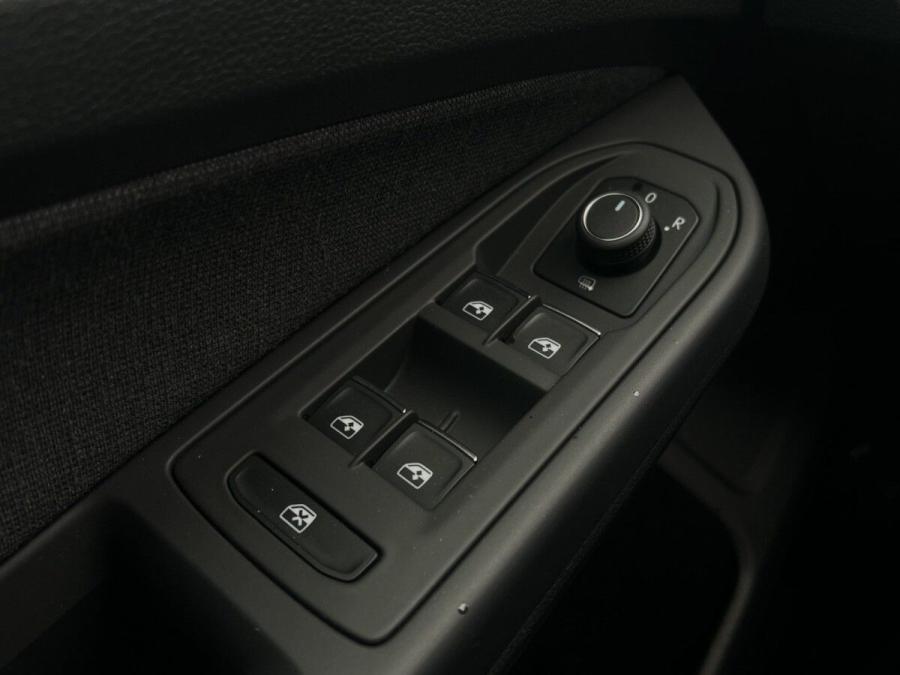 Balts Volkswagen Golf 2023 Pērnava, ar dzinēja tilpumu 1.50 L un nobraukumu 120 tūkst. km par 18900 €, foto 18 vietnē AUTOMOTO.COM.LV