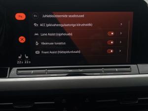 Balts Volkswagen Golf 2023 Pērnava, ar dzinēja tilpumu 1.50 L un nobraukumu 120 tūkst. km par 18900 €, foto 20 vietnē AUTOMOTO.COM.LV