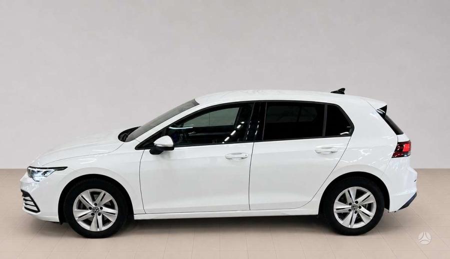 White Volkswagen Golf 2023 in Kaunas, with an engine capacity of 1.00 L and mileage of 101 thousand km for 15400 €, photo 3 on AUTOMOTO.COM.LV