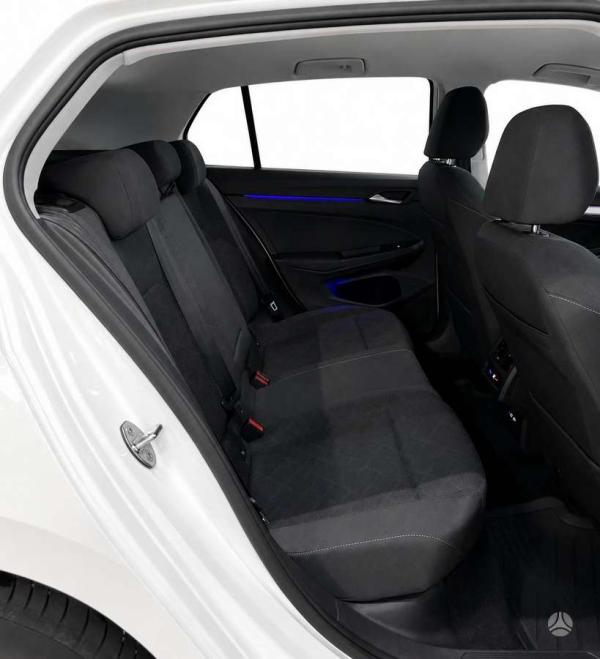 Balts Volkswagen Golf 2023 Kauņa, ar dzinēja tilpumu 1.00 L un nobraukumu 101 tūkst. km par 15400 €, foto 8 vietnē AUTOMOTO.COM.LV