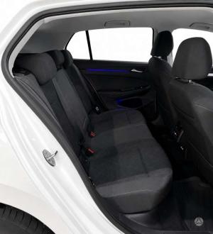 White Volkswagen Golf 2023 in Kaunas, with an engine capacity of 1.00 L and mileage of 101 thousand km for 15400 €, photo 8 on AUTOMOTO.COM.LV