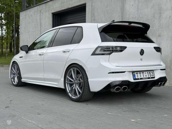 Balts Volkswagen Golf 2024 Plungė, ar dzinēja tilpumu 1.98 L un nobraukumu 6 tūkst. km par 39999 €, foto 1 vietnē AUTOMOTO.COM.LV