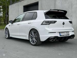 Balts Volkswagen Golf 2024 Plungė, ar dzinēja tilpumu 1.98 L un nobraukumu 6 tūkst. km par 39999 €, foto  vietnē AUTOMOTO.COM.LV