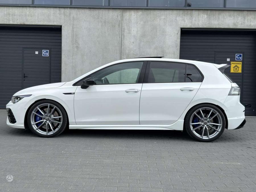 Balts Volkswagen Golf 2024 Plungė, ar dzinēja tilpumu 1.98 L un nobraukumu 6 tūkst. km par 39999 €, foto 6 vietnē AUTOMOTO.COM.LV