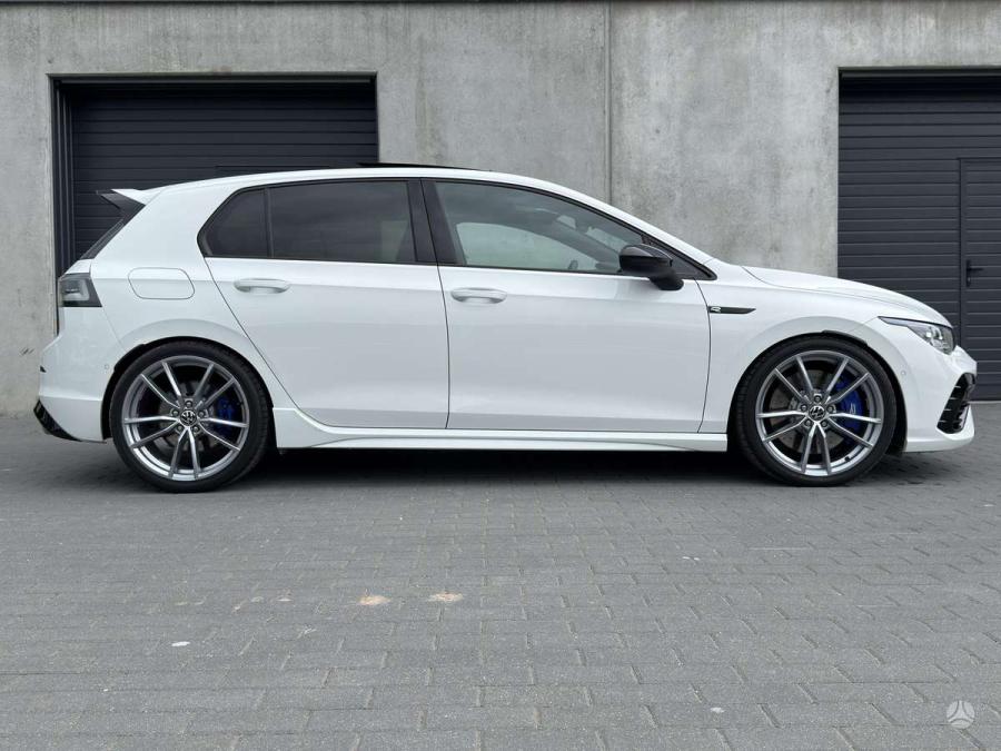 Balts Volkswagen Golf 2024 Plungė, ar dzinēja tilpumu 1.98 L un nobraukumu 6 tūkst. km par 39999 €, foto 7 vietnē AUTOMOTO.COM.LV