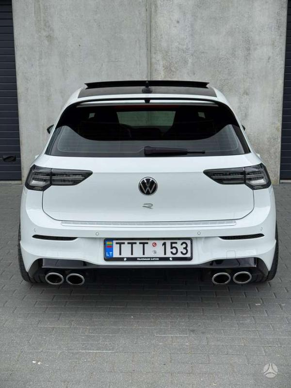 Balts Volkswagen Golf 2024 Plungė, ar dzinēja tilpumu 1.98 L un nobraukumu 6 tūkst. km par 39999 €, foto 8 vietnē AUTOMOTO.COM.LV