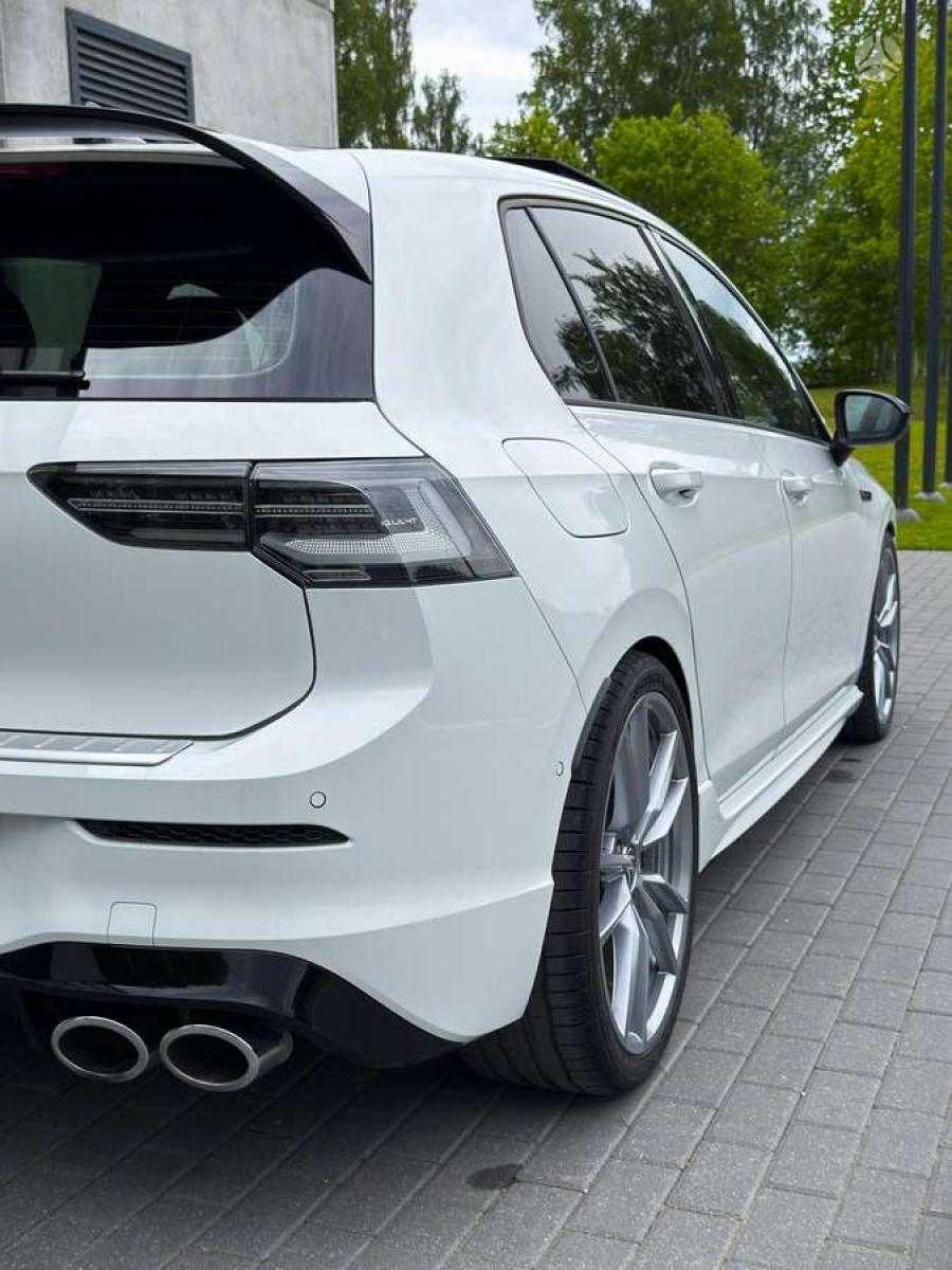 Balts Volkswagen Golf 2024 Plungė, ar dzinēja tilpumu 1.98 L un nobraukumu 6 tūkst. km par 39999 €, foto 13 vietnē AUTOMOTO.COM.LV
