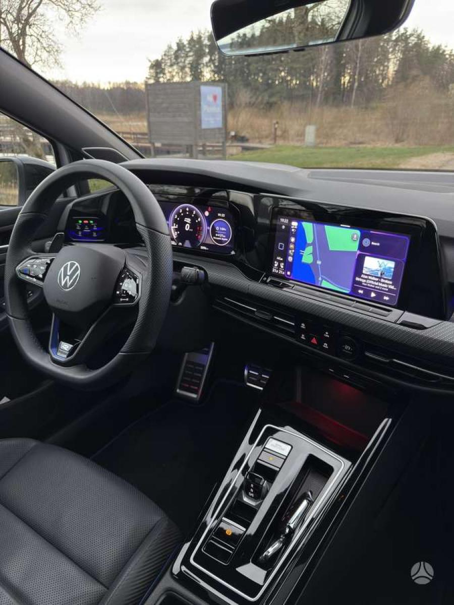 Balts Volkswagen Golf 2024 Plungė, ar dzinēja tilpumu 1.98 L un nobraukumu 6 tūkst. km par 39999 €, foto 23 vietnē AUTOMOTO.COM.LV