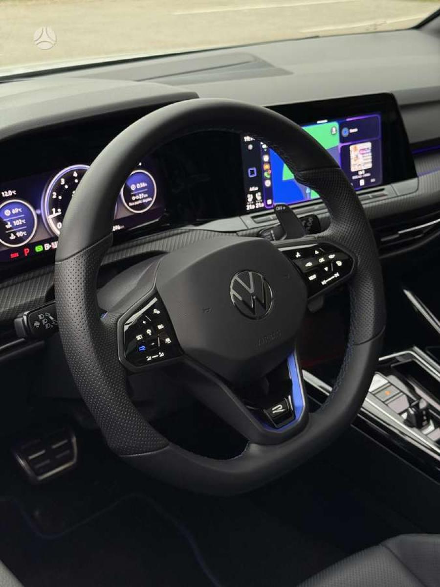 Balts Volkswagen Golf 2024 Plungė, ar dzinēja tilpumu 1.98 L un nobraukumu 6 tūkst. km par 39999 €, foto 24 vietnē AUTOMOTO.COM.LV