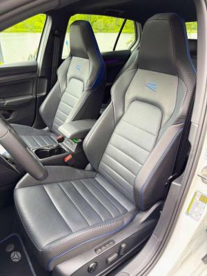 Balts Volkswagen Golf 2024 Plungė, ar dzinēja tilpumu 1.98 L un nobraukumu 6 tūkst. km par 39999 €, foto 31 vietnē AUTOMOTO.COM.LV