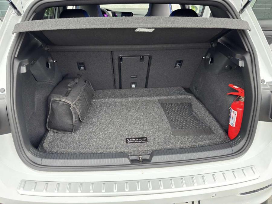 Balts Volkswagen Golf 2024 Plungė, ar dzinēja tilpumu 1.98 L un nobraukumu 6 tūkst. km par 39999 €, foto 35 vietnē AUTOMOTO.COM.LV