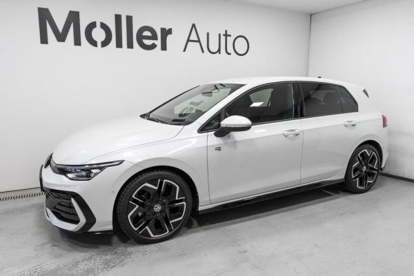 White Volkswagen Golf 2025 in Vilnius, with an engine capacity of 1.50 L and mileage of 46 thousand km for 26900 €, photo 2 on AUTOMOTO.COM.LV