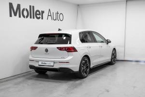 White Volkswagen Golf 2025 in Vilnius, with an engine capacity of 1.50 L and mileage of 46 thousand km for 26900 €, photo 4 on AUTOMOTO.COM.LV