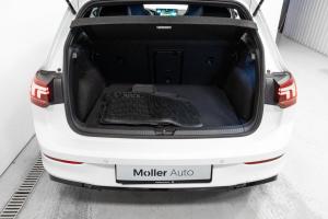 White Volkswagen Golf 2025 in Vilnius, with an engine capacity of 1.50 L and mileage of 46 thousand km for 26900 €, photo 23 on AUTOMOTO.COM.LV